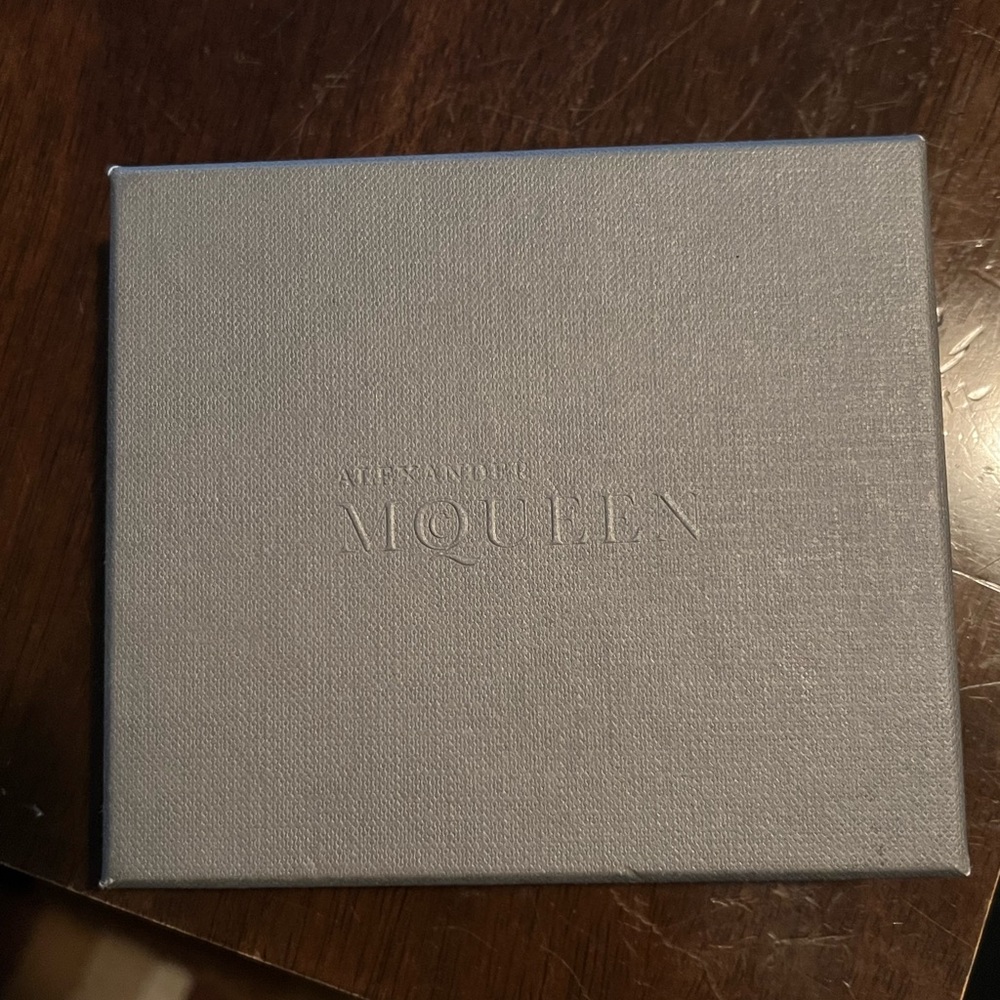 T2 - Alexander Mcqueen Gift Box - Gem
